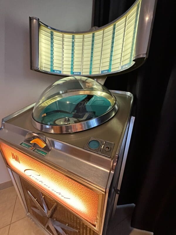 Jukeboxen TE KOOP bij jukebox winkel Jukebox Doc Den Bosch